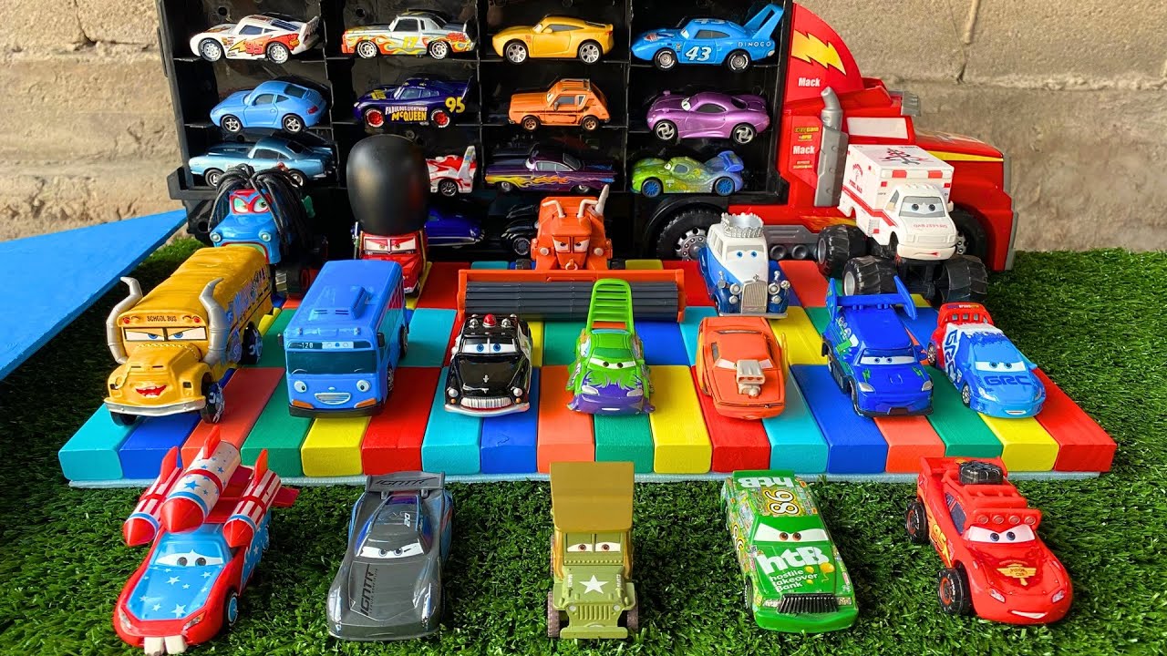 Disney Pixar Cars Lightning Mcqueen, Tow Mater, Francesco, Cruz ...