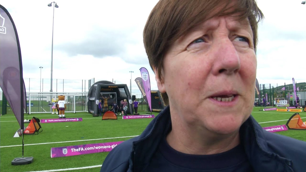Tracy Doe praises Brighton & Hove Albion's Centre of Excellence - YouTube