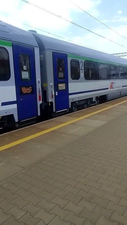 Odjazd EP07 - 374 z opóźnionym IC Witos, pozdrawiam maszynistę #kolej #trainspotting #pociag ...