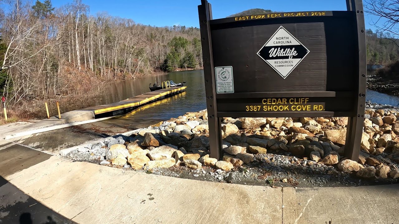 Grand tour of Cedar Cliff Lake Tuckasegee NC. And the grand opening of ...