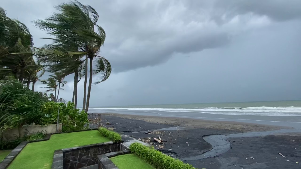 Thunderstorms in Bali - part 2 - YouTube