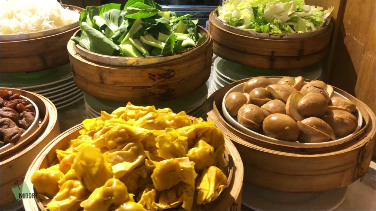 Live Noodle Station at Toscana Dinner Buffet - YouTube