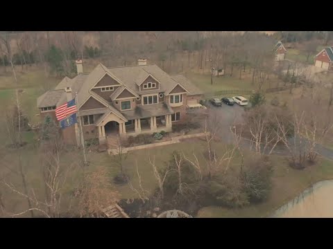 Feds find more documents at Mike Pence home - YouTube