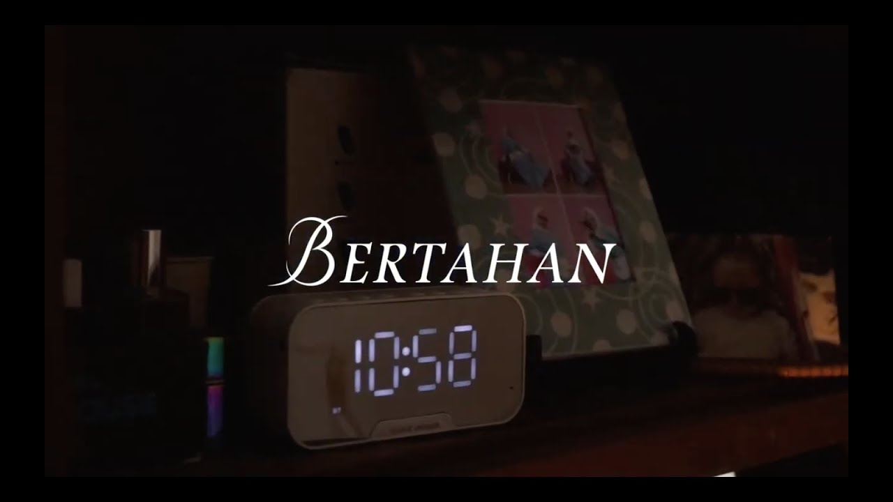Bertahan - Aish Syahbani (Music Video Official) - YouTube