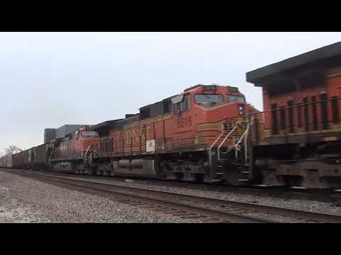 BNSF #5177 Leads WB Mixed Freight with H1 Dash-9. Olathe, KS 11/25/23 - YouTube