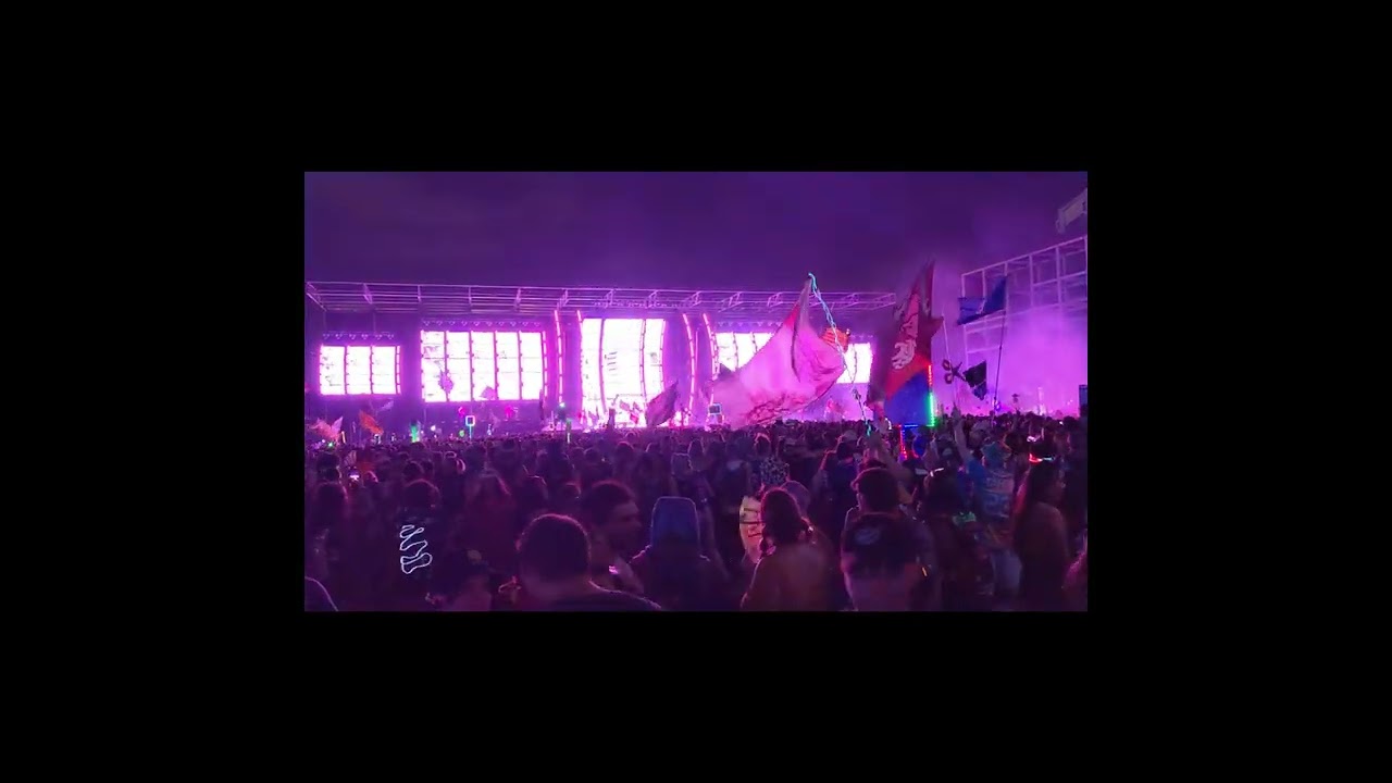 EDC Orlando 2023 Virtual Riot (First 24m + mix) - YouTube