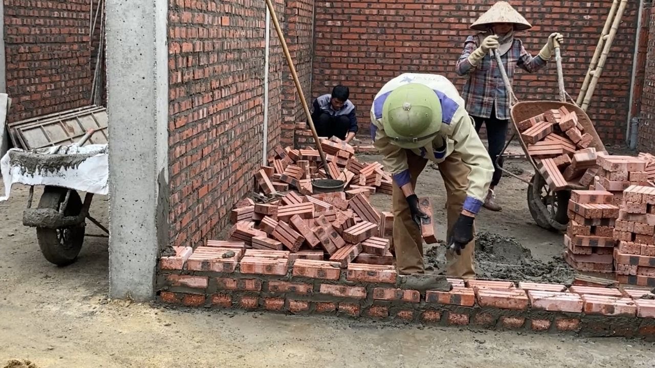 Building a 300m² Family House on a Limited Budget: Economical ...