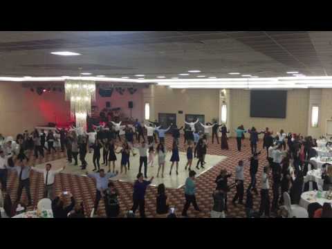 100 kişi ile HARMANDALI ZEYBEĞİ