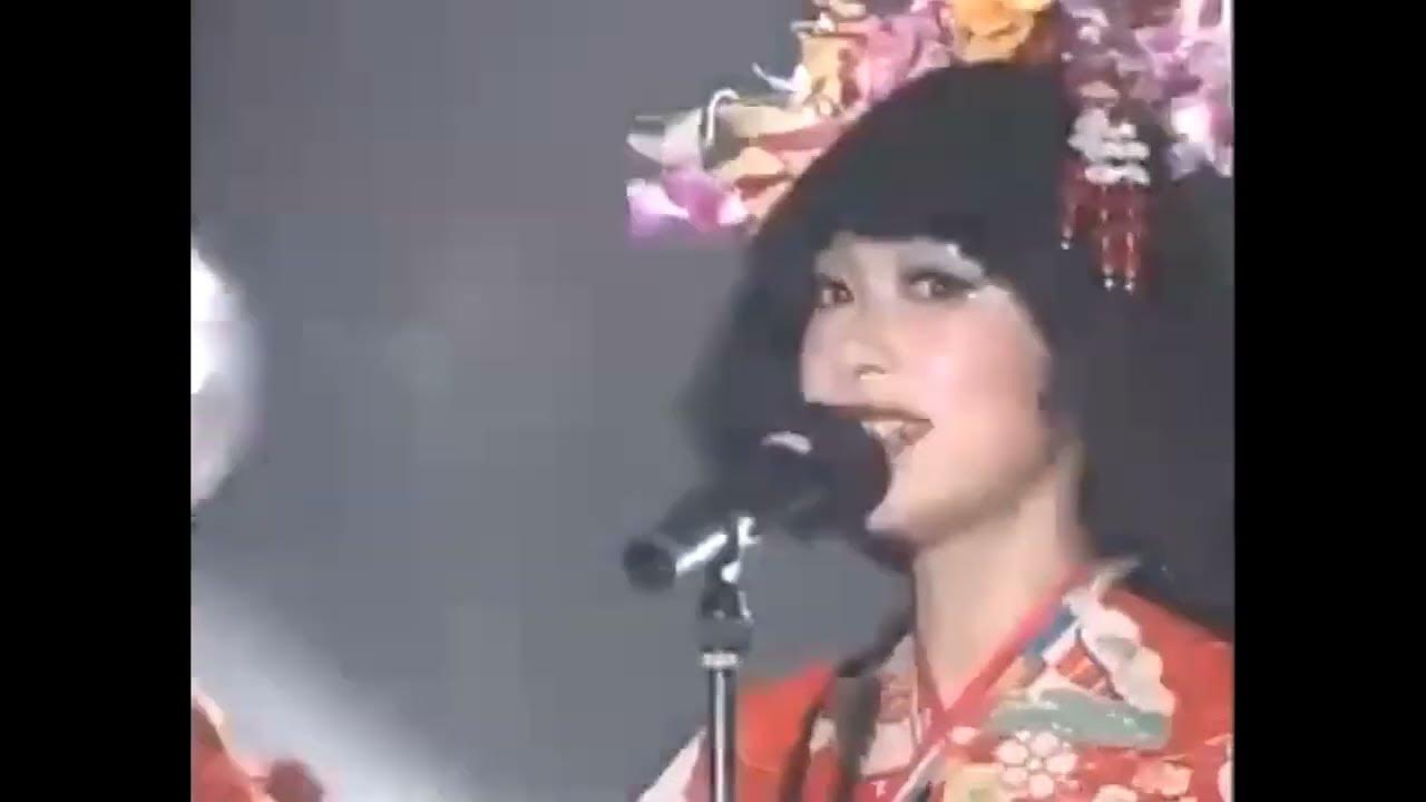 PIZZICATO FIVE / Twiggy Twiggy (Live 1997) - YouTube