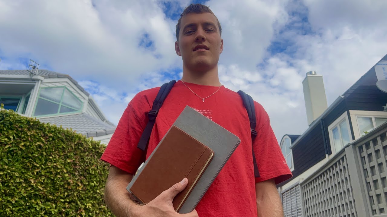 My First Day At University - YouTube