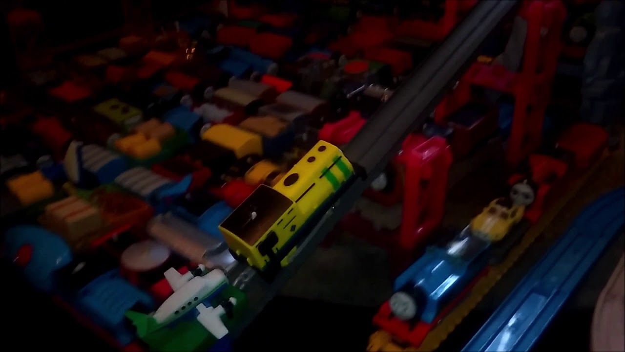 Trackmaster Raul and Emerson Run! - YouTube