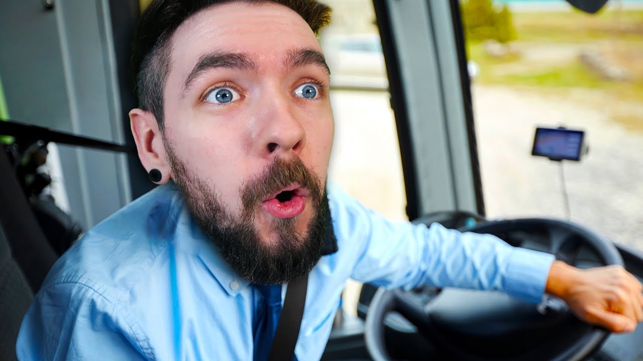 A Beautiful Snake Bus Baby! | Snakeybus - YouTube