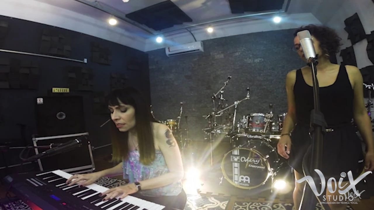 Voix Sessions #6 - Rose Fernandes (Home) - YouTube