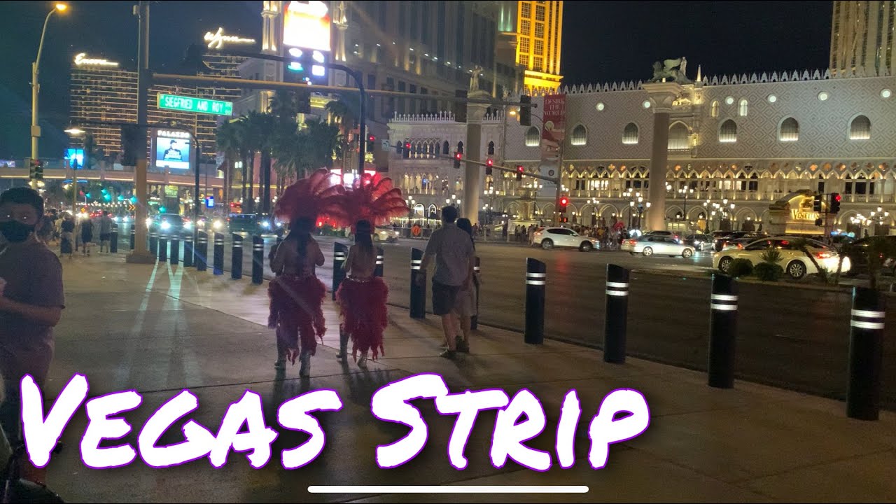 VEGAS STRIP/ VOLCANO SHOW at The Mirage - YouTube