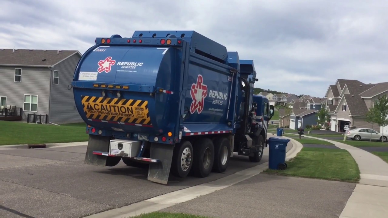 Republic Services Peterbilt McNeilus ZR #2551 - YouTube