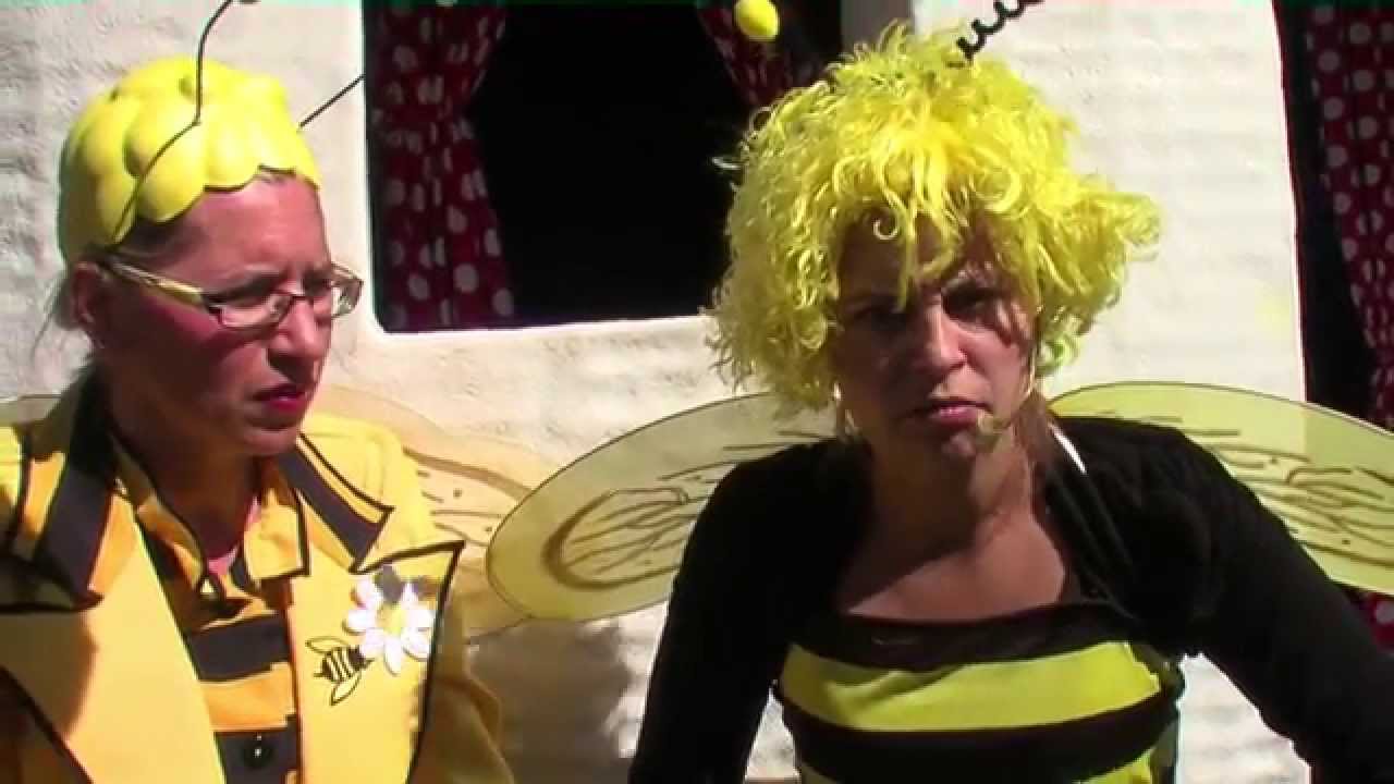 Mia en Eufrazie! Aflevering 1 (Calasanz Nijlen) - YouTube