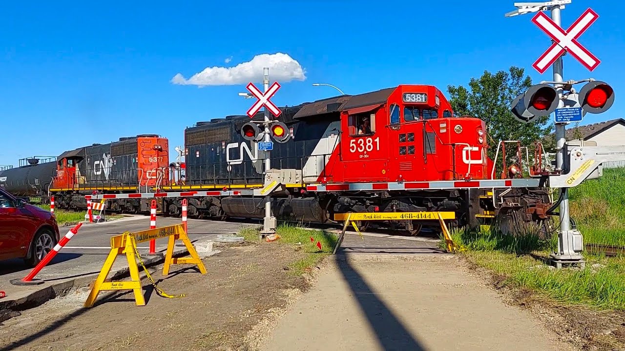 CN Scotford Local Heading Into Edmonton, AB - YouTube