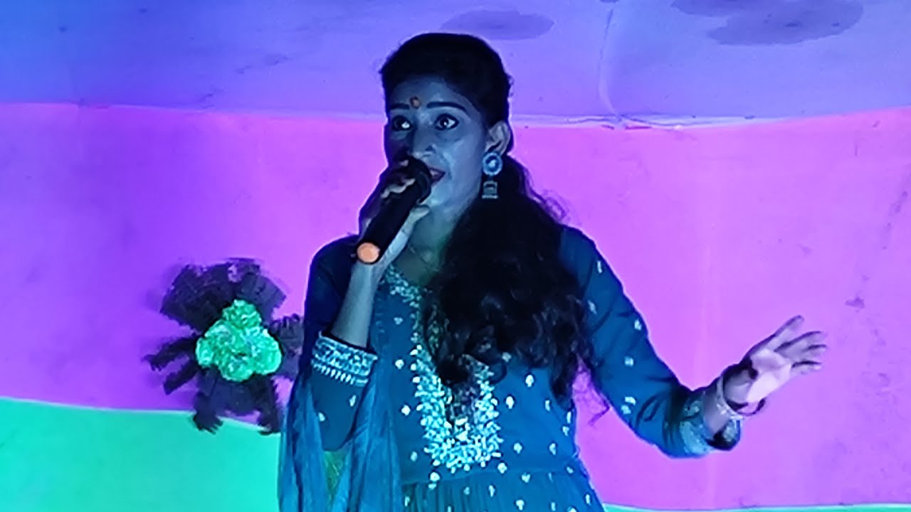 Singer Annu Priya Jha Live Video - YouTube