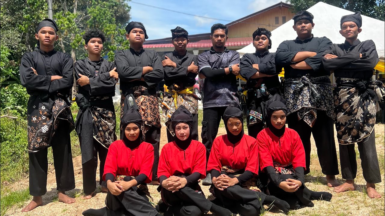 Demo Tempur Pencak Silat - YouTube