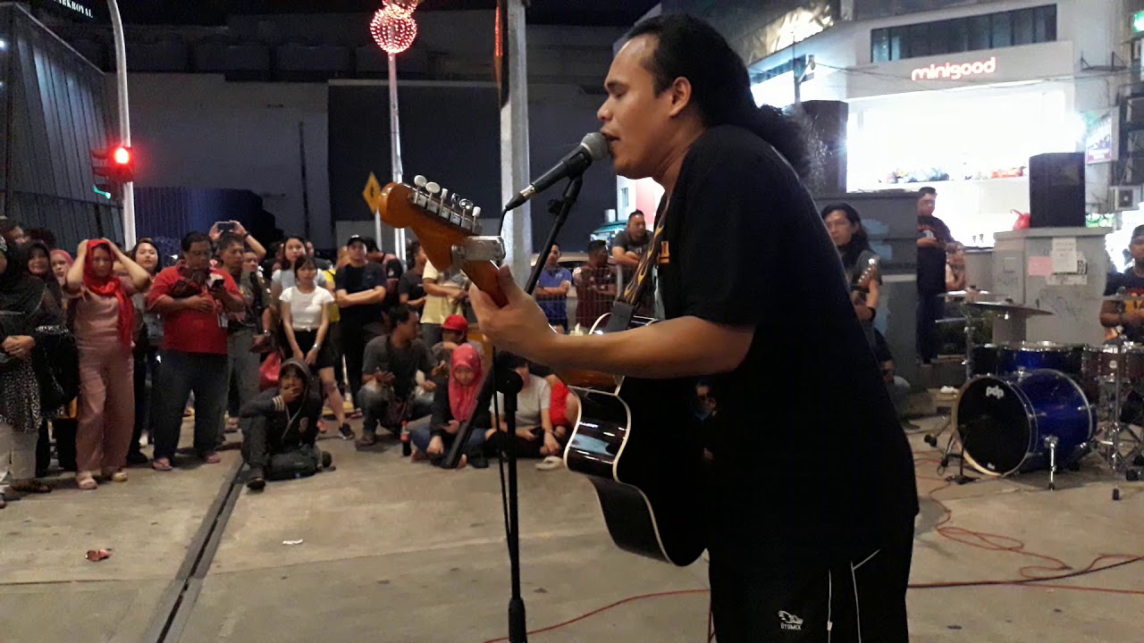 CINTA LUAR BIASA SEMUA CEWEK HISTERIS DENGAR BOB SENTUHAN BASKER - YouTube