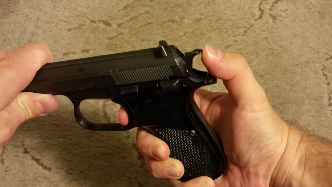 CZ pi. vz. 82 9x18M - Auto safety function - YouTube