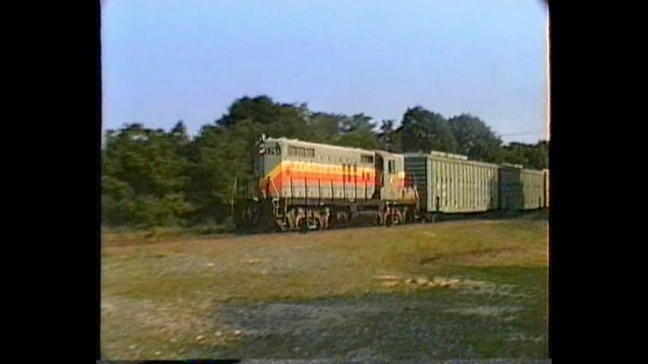 Bay Colony Railroad - Cape Cod Line - 1751 EMD GP9 Trash Train 8/2/89 ...