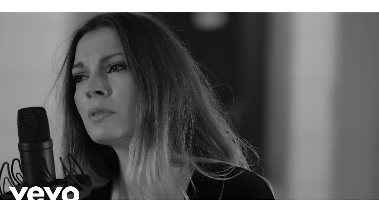 Rosie Lowe - Woman (Live At The Tate) - YouTube