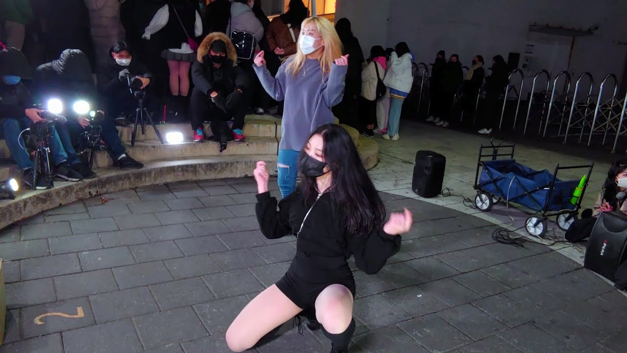 FREEDOM, NEW DANCE TEAM. BEAUTIFUL ATTRACTIVE BUSKING ON HONGDAE STREET ...