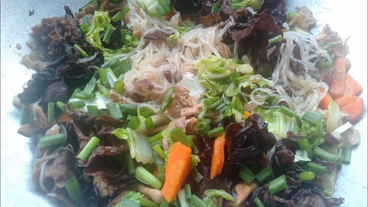 PANCIT SOTANGHON WITH BLACK FUNGUS MUSHROOM | TENGA NG DAGA - YouTube