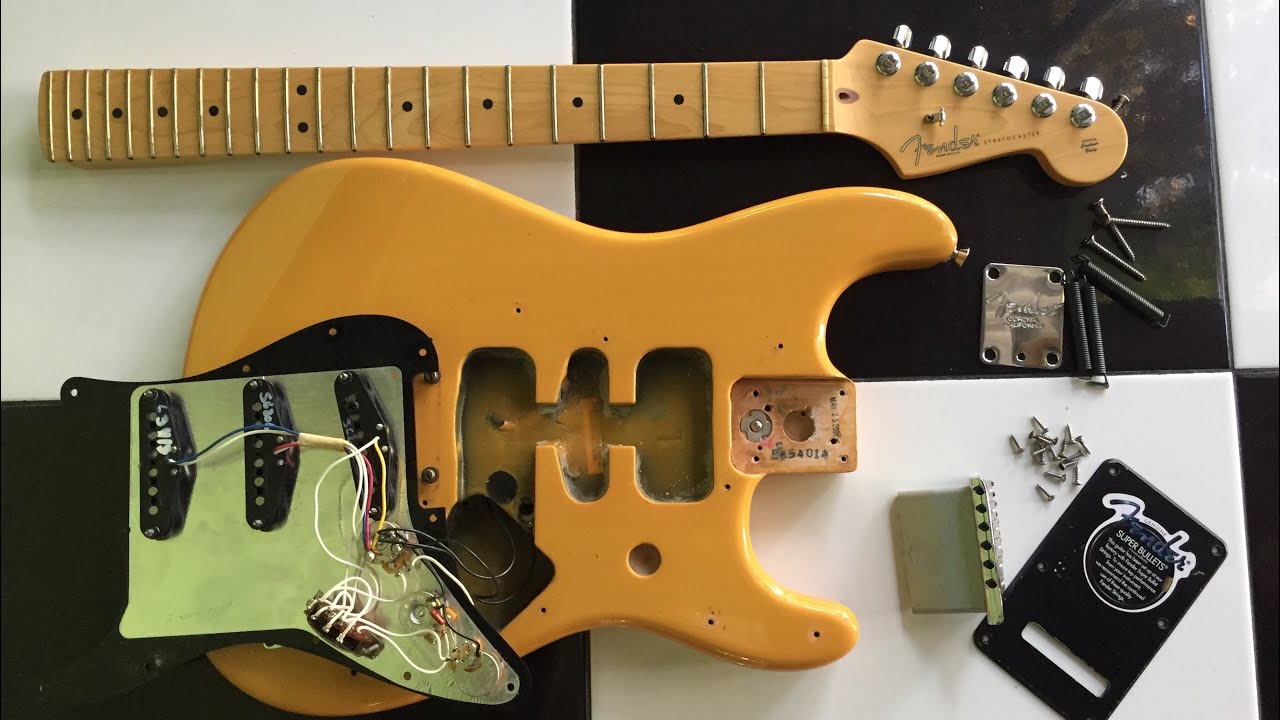 Fender American Series Stratocaster 2004 USA Butterscotch Blonde - YouTube