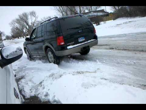 2003 Ford Explorer drifting in the snow - YouTube