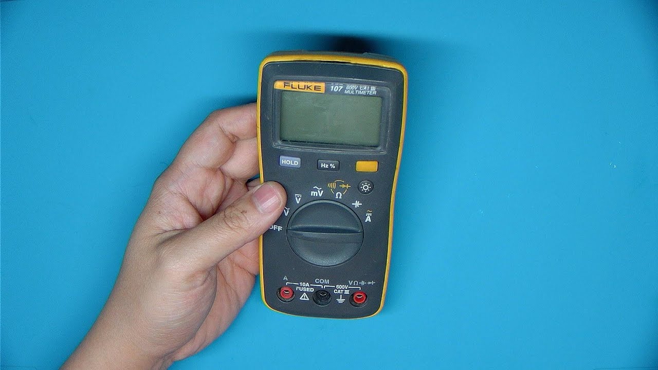 Repairing a Water Damaged Non-functioning Fluke 107 Multimeter - YouTube