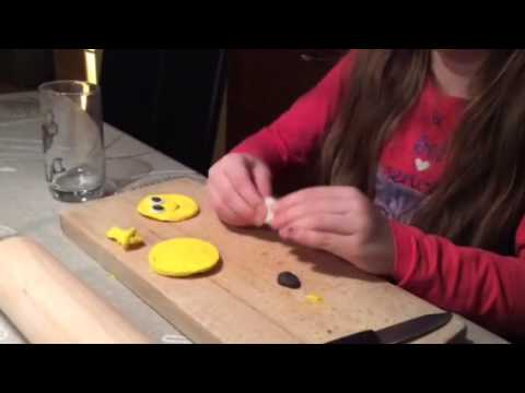 Smiley maken van klei - YouTube