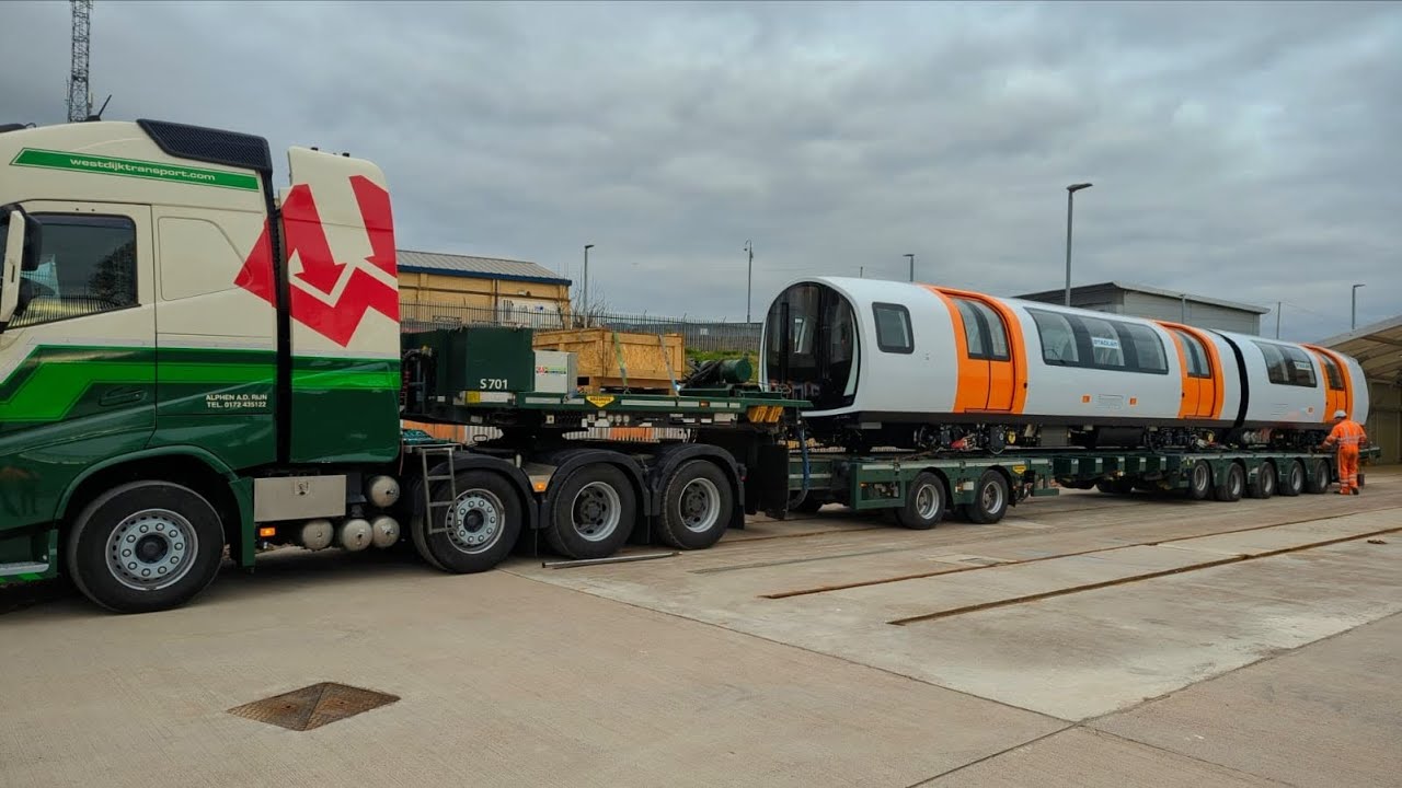 Glasgow Subway Project - New Stadler Rolling Stock unit delivered ...