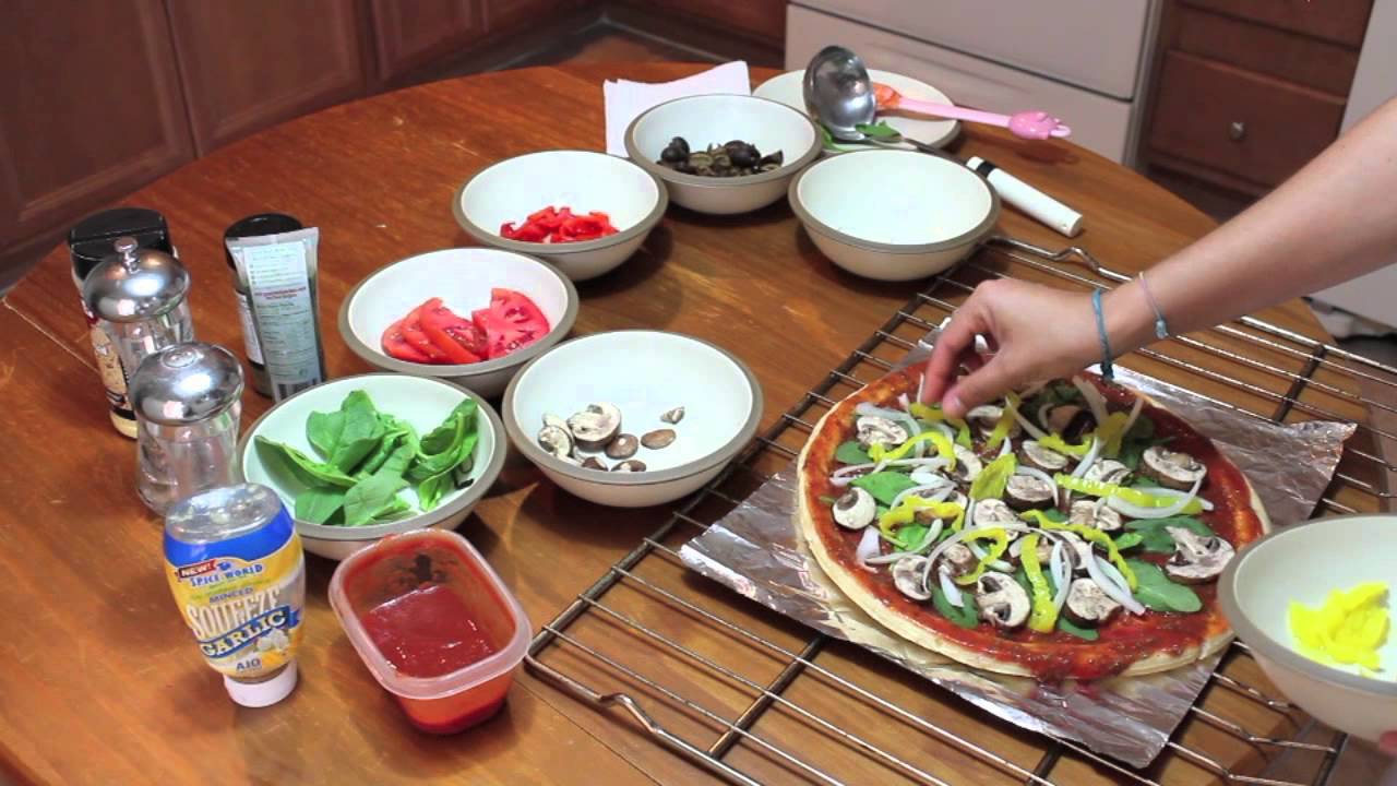 Pizza Vegetariana, especial para los que se cuidan de las grasas - YouTube