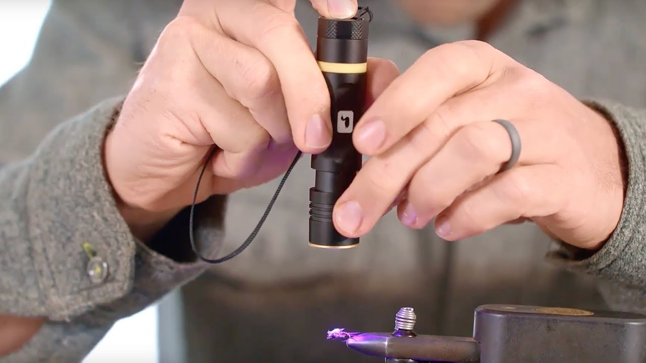 Loon Outdoors UV Bench Light - YouTube