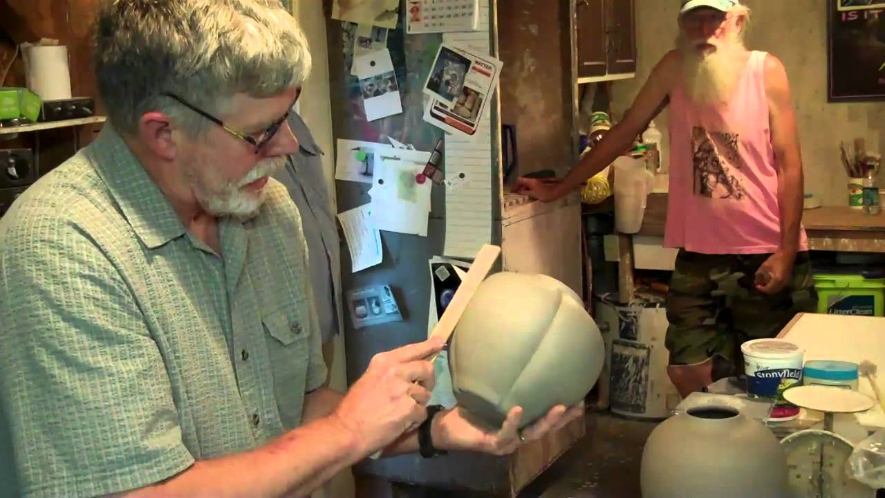David Voorhees shows: How to crease a vase 2011. - YouTube