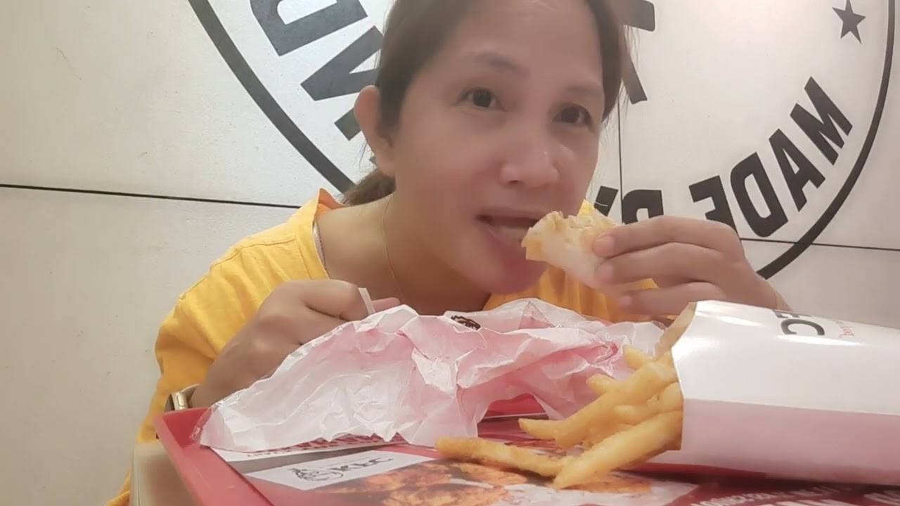 The delicious KFC zinger chessy melts chicken wrap meal. - YouTube