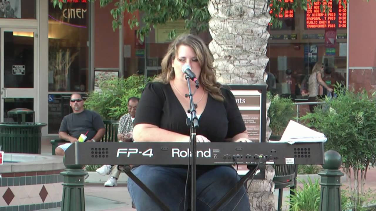 Kelly Matthews "LIVE" at Riverside Plaza, CA. (7-18-09) - YouTube