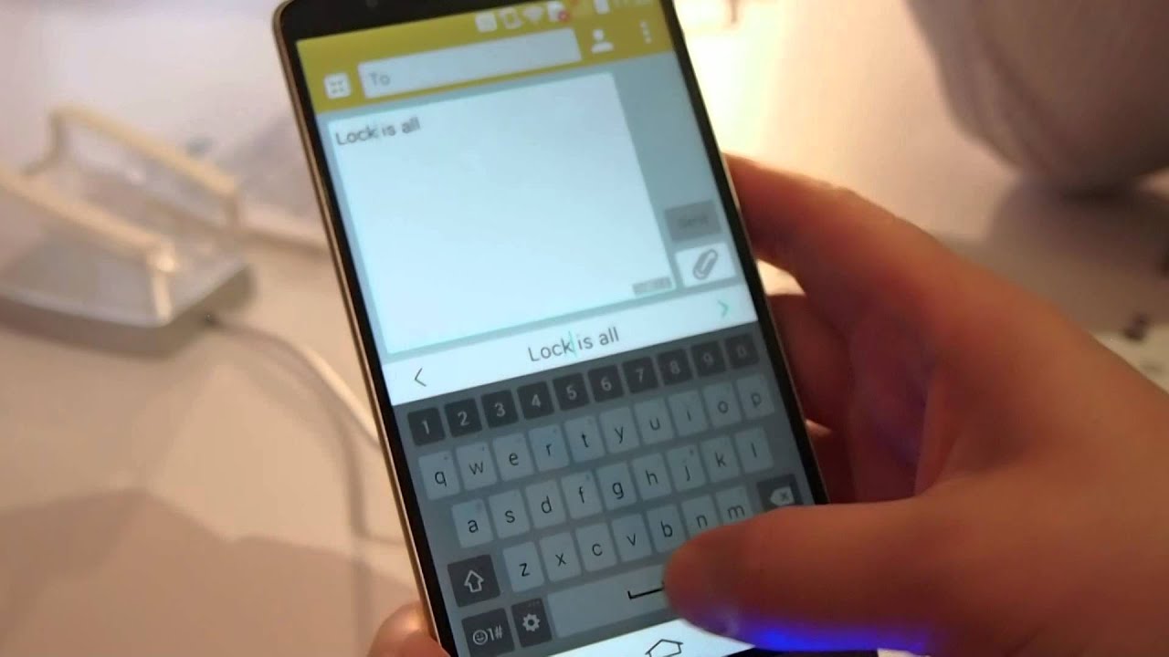 First Looks at the Smart Keyboard of the LG G3 - YouTube