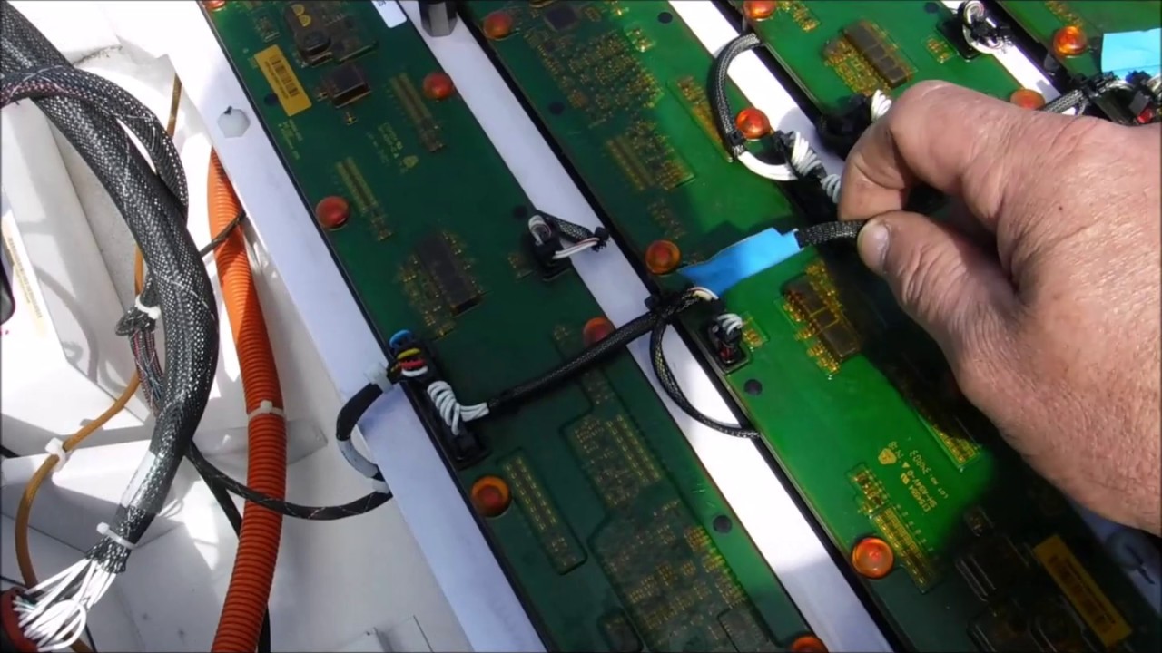 BAE A123 Systems Battery From Transit Buses About The BMS - YouTube