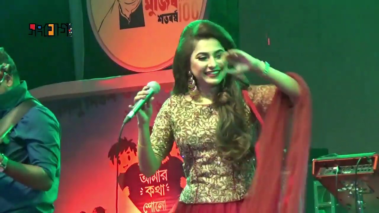 নেচে গেয়ে মঞ্চ মাতালেন লিজা । Liza | New bengali Song | Songjog24 ...
