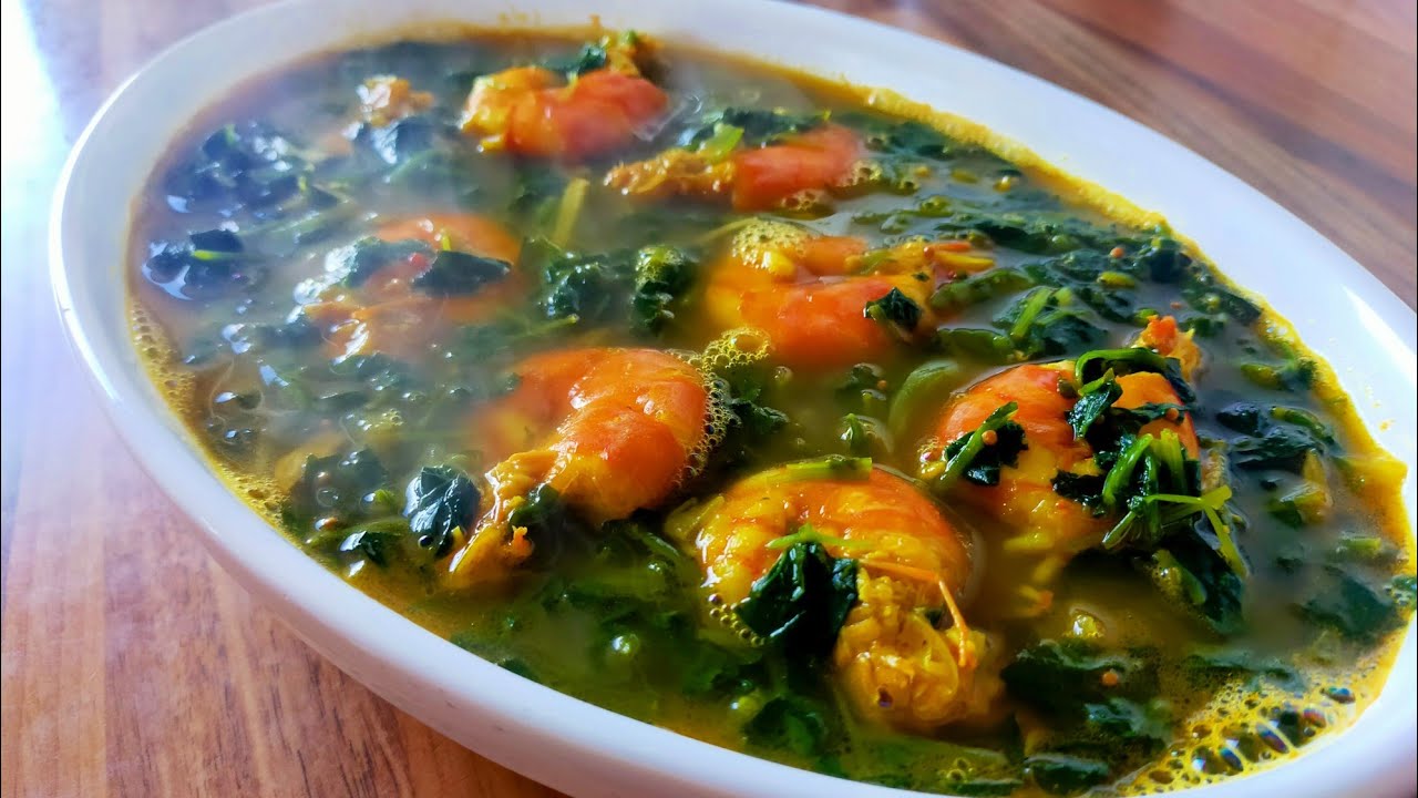 Chingri Diye Thankuni Patar Jhol / Centella Asiatica With Tiger Shrimp ...