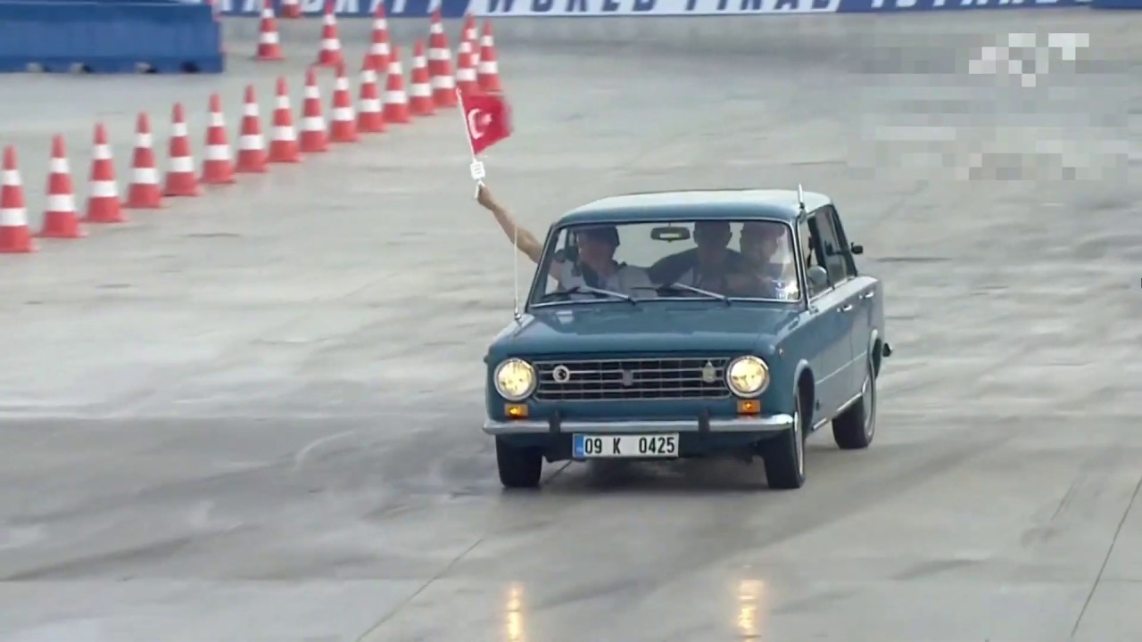 MURAT 124 REDBULL CAR PARK DRİFT DÜNYA FİNALİNDE - YouTube