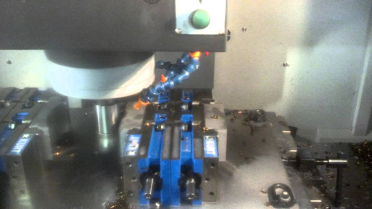 Plunge and mill with Iscar helido. - YouTube