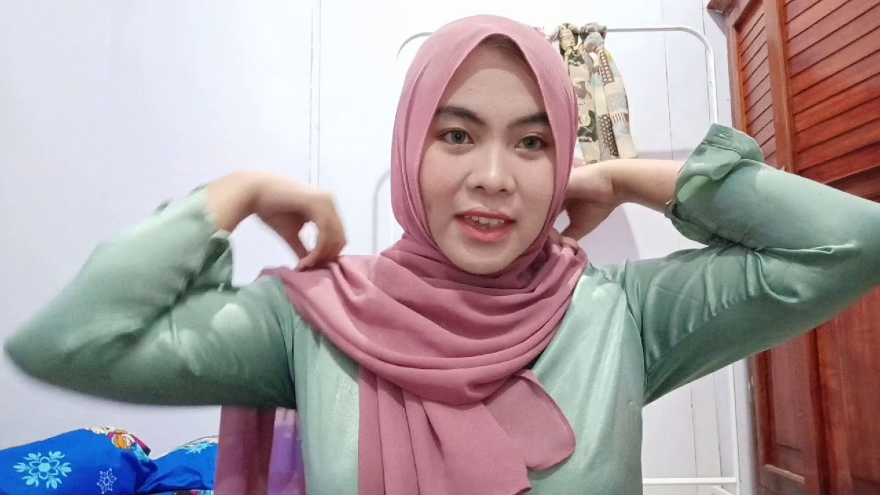 TUTORIAL HIJAB BUAT LEBARAN DAN TIPS MILIH BAHAN HIJAB - YouTube