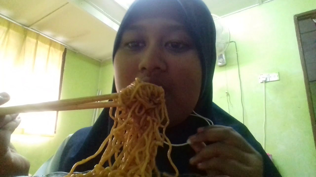 MAGGIE SEDAP GORENG MEMANG SEDAP - YouTube