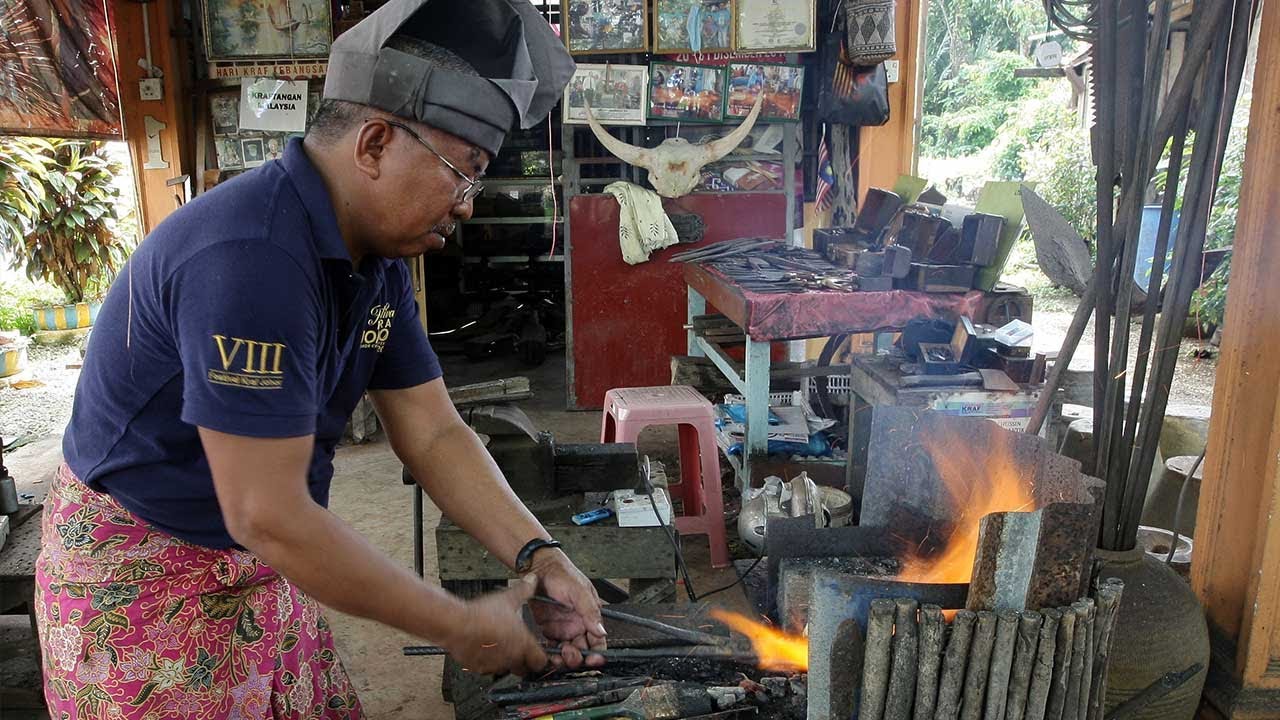 Zaki Purbo Si Tukang Besi - YouTube