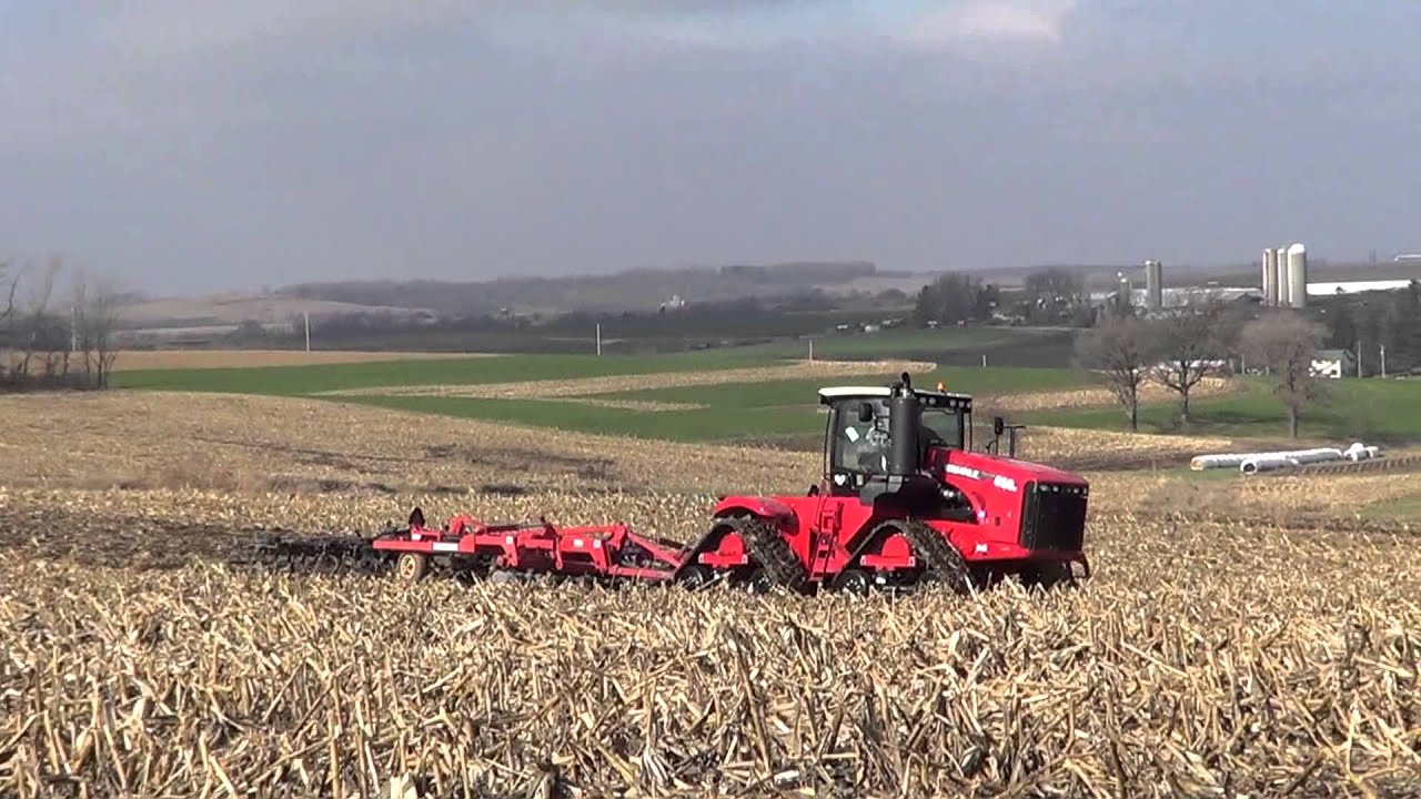 Versatile 450 Delta Track Tractor pulling an 18' Krause Dominator near ...