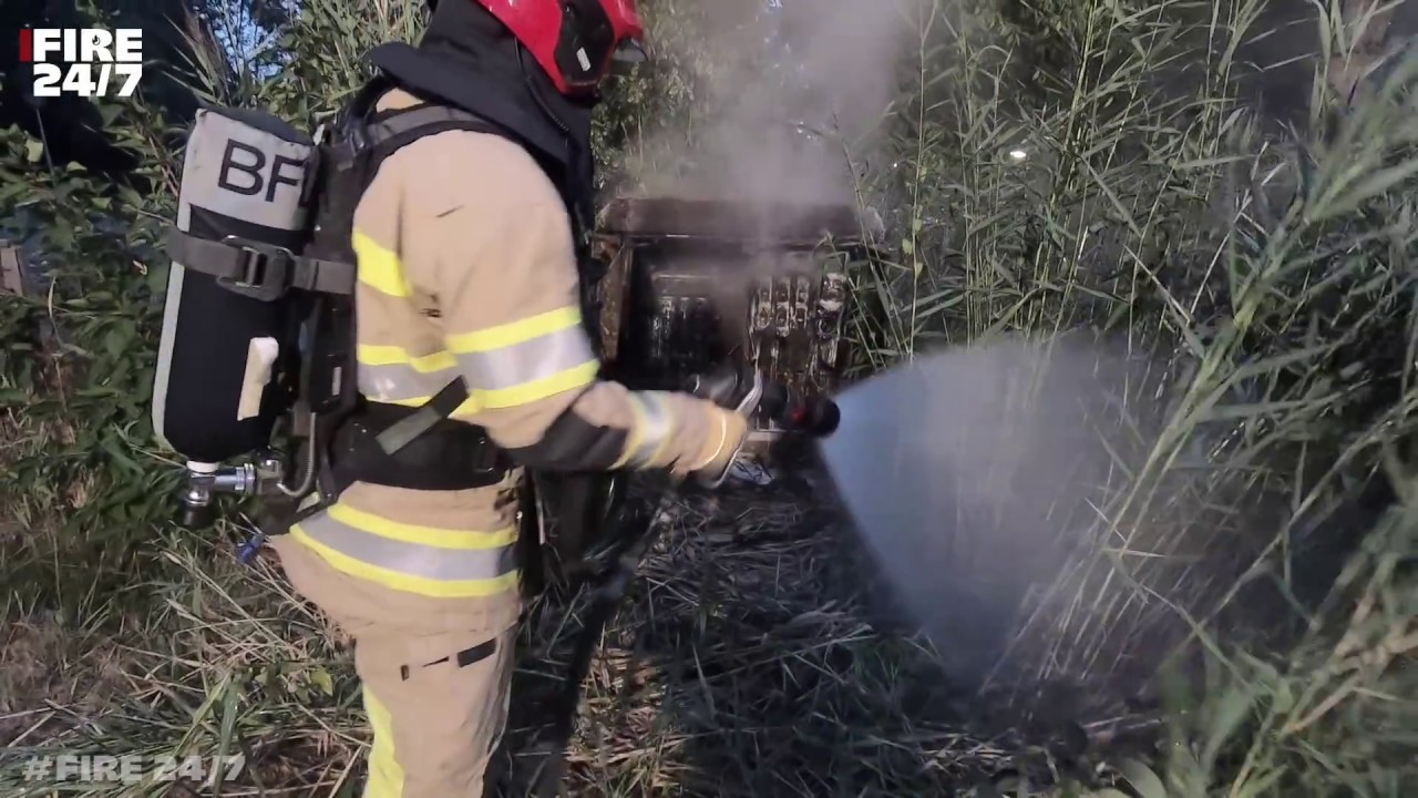 DUTCH FIREFIGHTERS - BRAND IN EEN TRANSFORMATIEHUISJE. #95 - YouTube